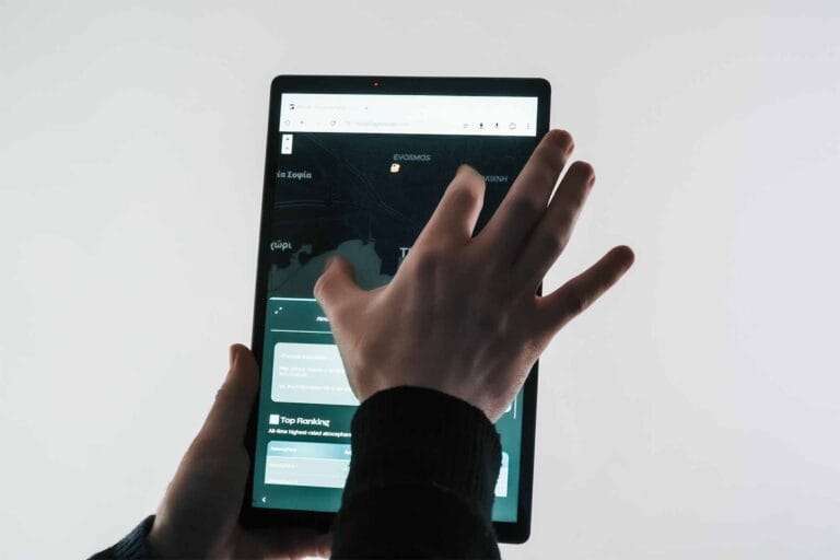 ESP32 GPS Module Setup: A Complete Guide for Beginners (2025) | Steve ...